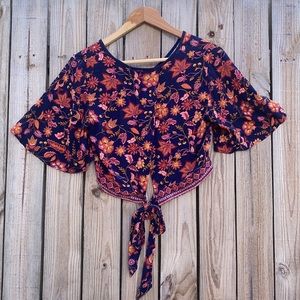 Band of Gypsies | Tops | Euc Band Of Gypsies Floral Navy Tie Crop Top ...